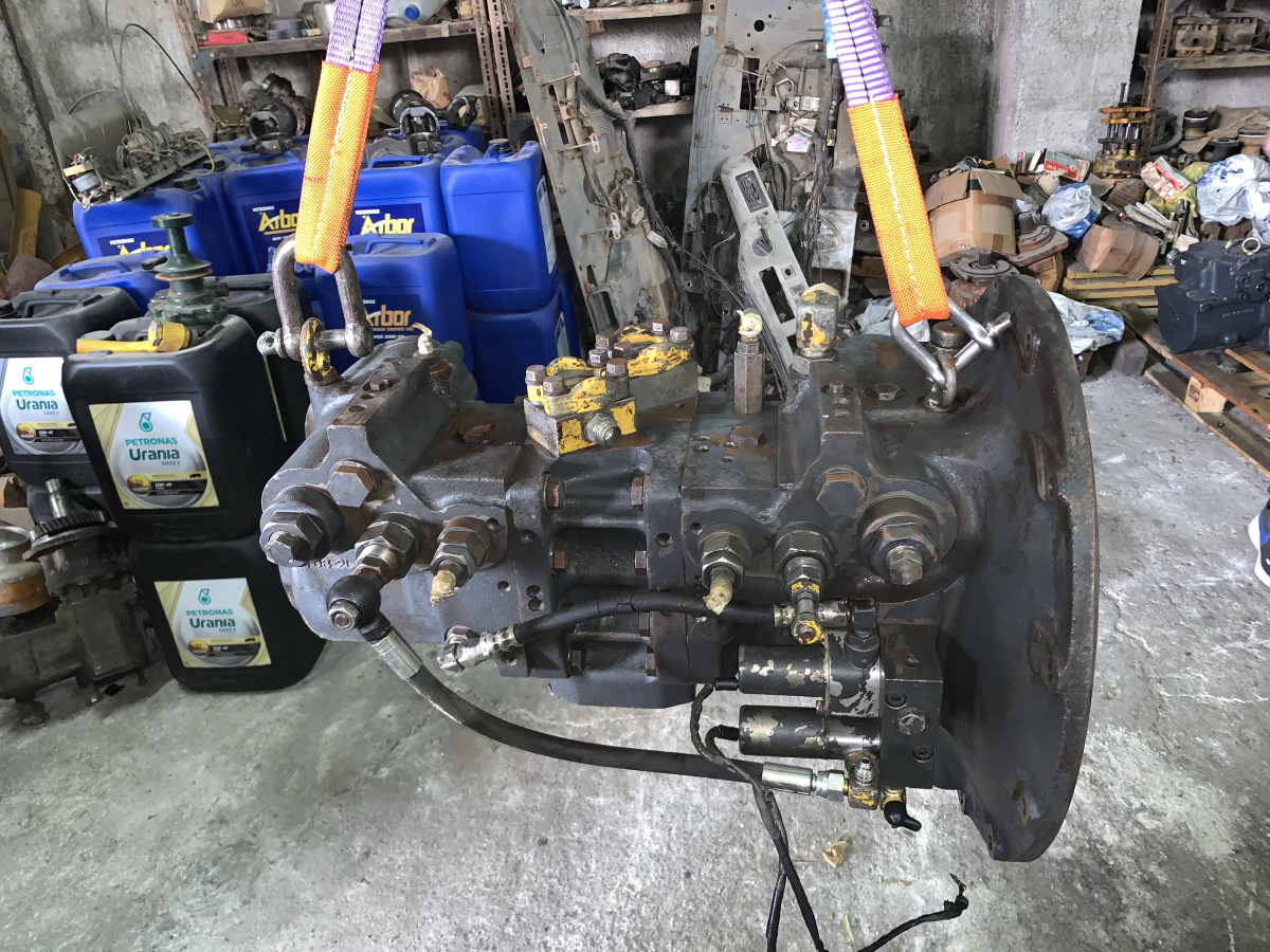 ΑΝΤΛΙΑ ΥΔΡΑΥΛΙΚΟΥ ΓΙΑ ΕΚΣΚΑΦΕΑ KOMATSU PC 290-6 - Olympic Komatsu