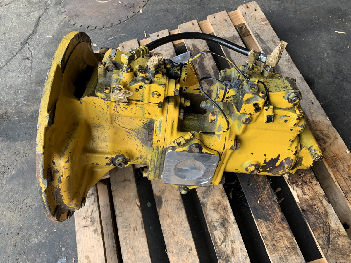 ΑΝΤΛΙΑ ΥΔΡΑΥΛΙΚΟΥ ΓΙΑ ΕΚΣΚΑΦΕΑ KOMATSU PC 450-6 - Olympic Komatsu